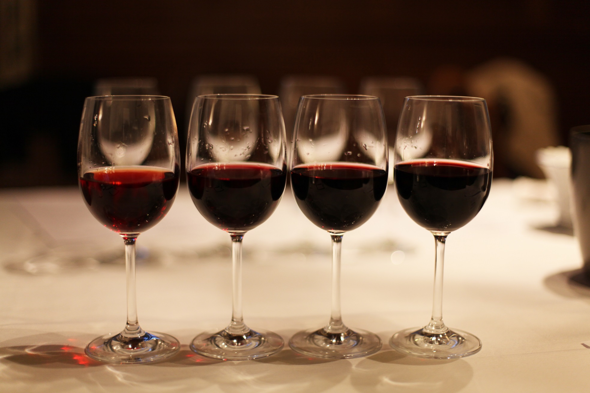 Dégustation en rouge de vins de passionnés ! - Les Ateliers au Chateau ...